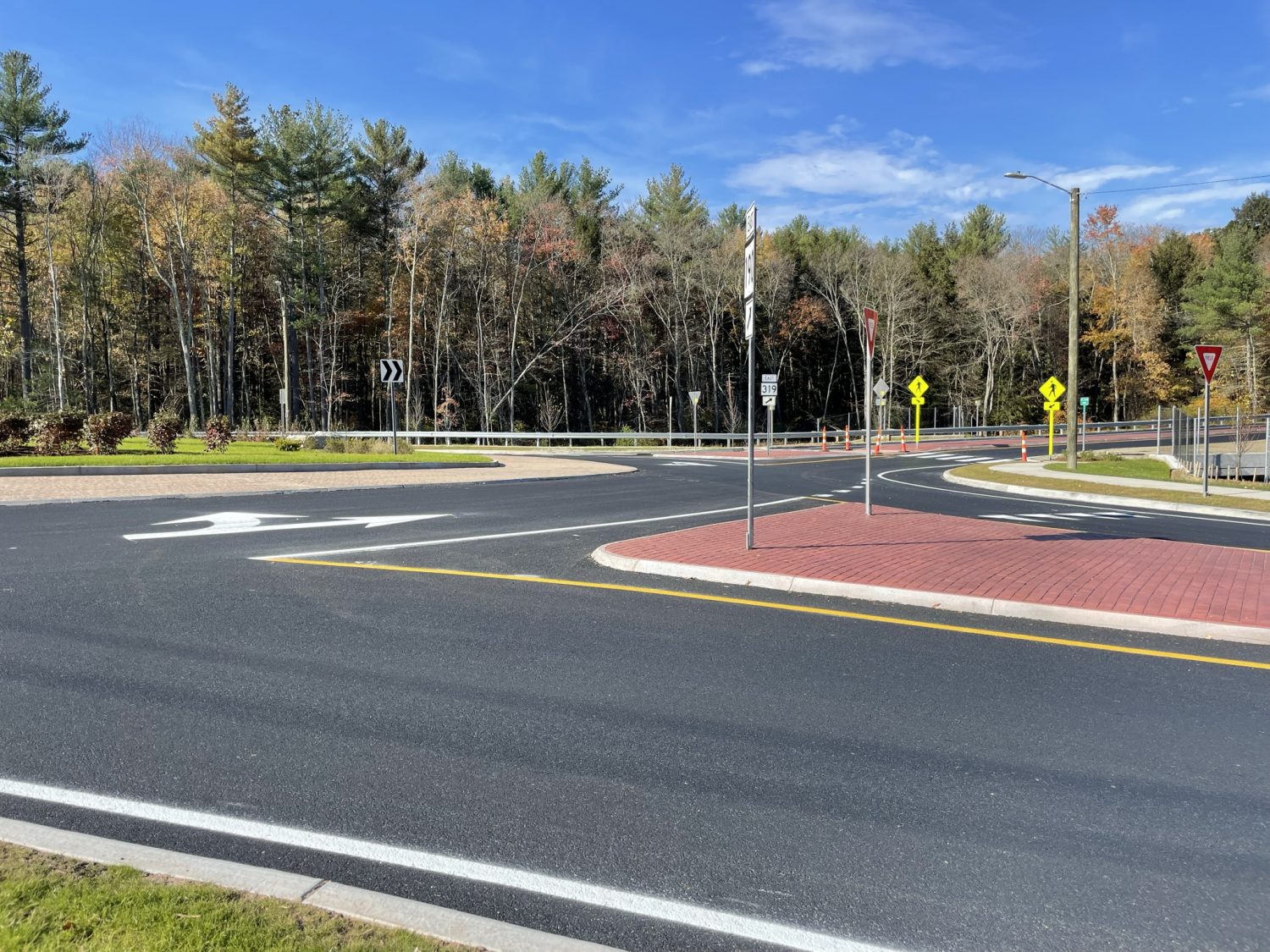 CTDOT 0134-0147 Modern Roundabout at RTE 190 & RTE 319 – Spazzarini ...